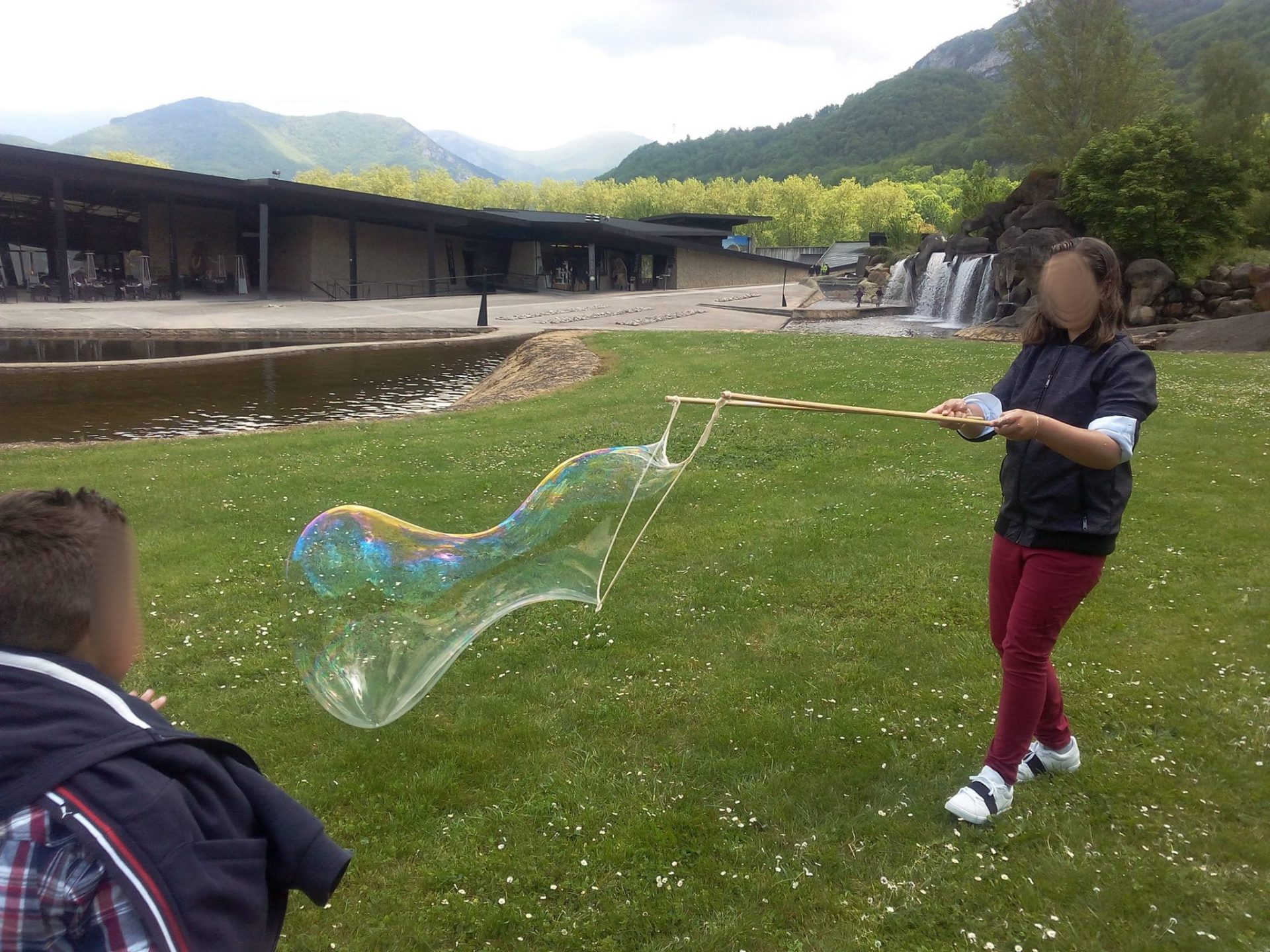 Animation Bulles de savon géantes - Kid Anim - Agence event Occitanie